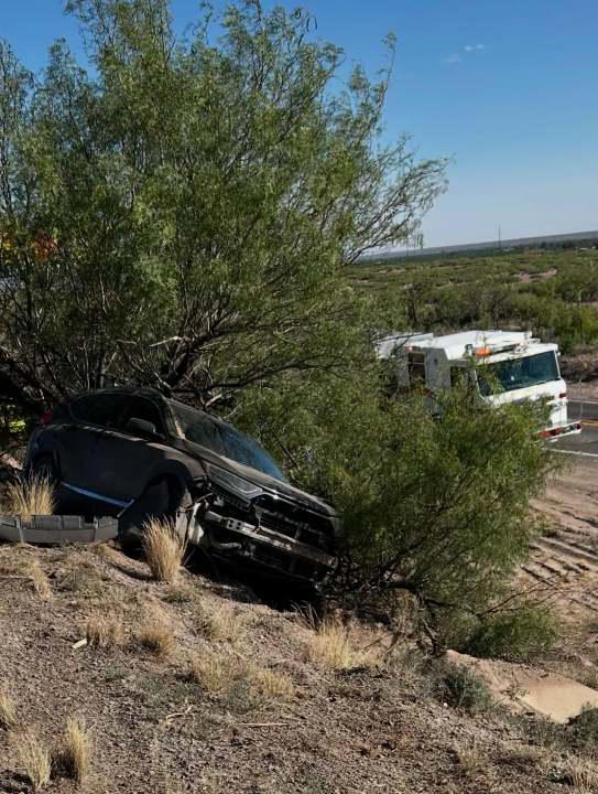 Update: 1 person hurt in crash outside Las Cruces