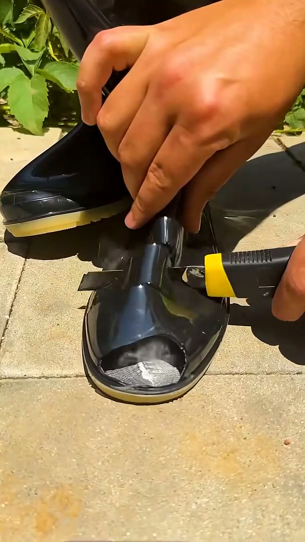 Rubber boots into flip flops! #creative #boots #flipflop #trick