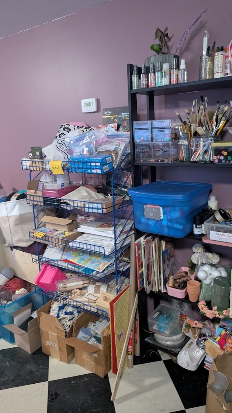 This Indiana scrap warehouse lets artists fill bags with cheap creative ...