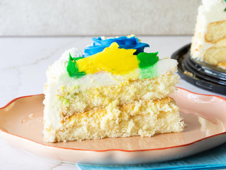We asked 3 chefs to name the best grocery store cake—and this was the ...