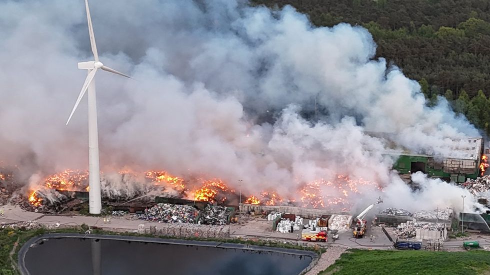 Huge blaze at Scotland waste facility carries into its fifth day with ...