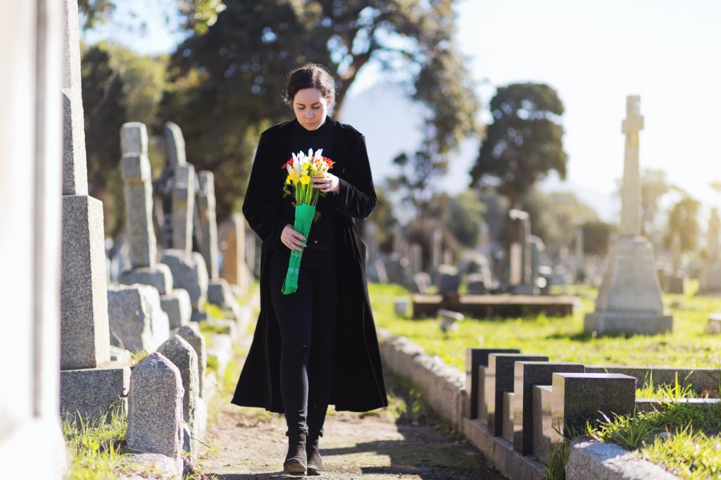 Etiquette expert shares the common things you should avoid saying at a ...