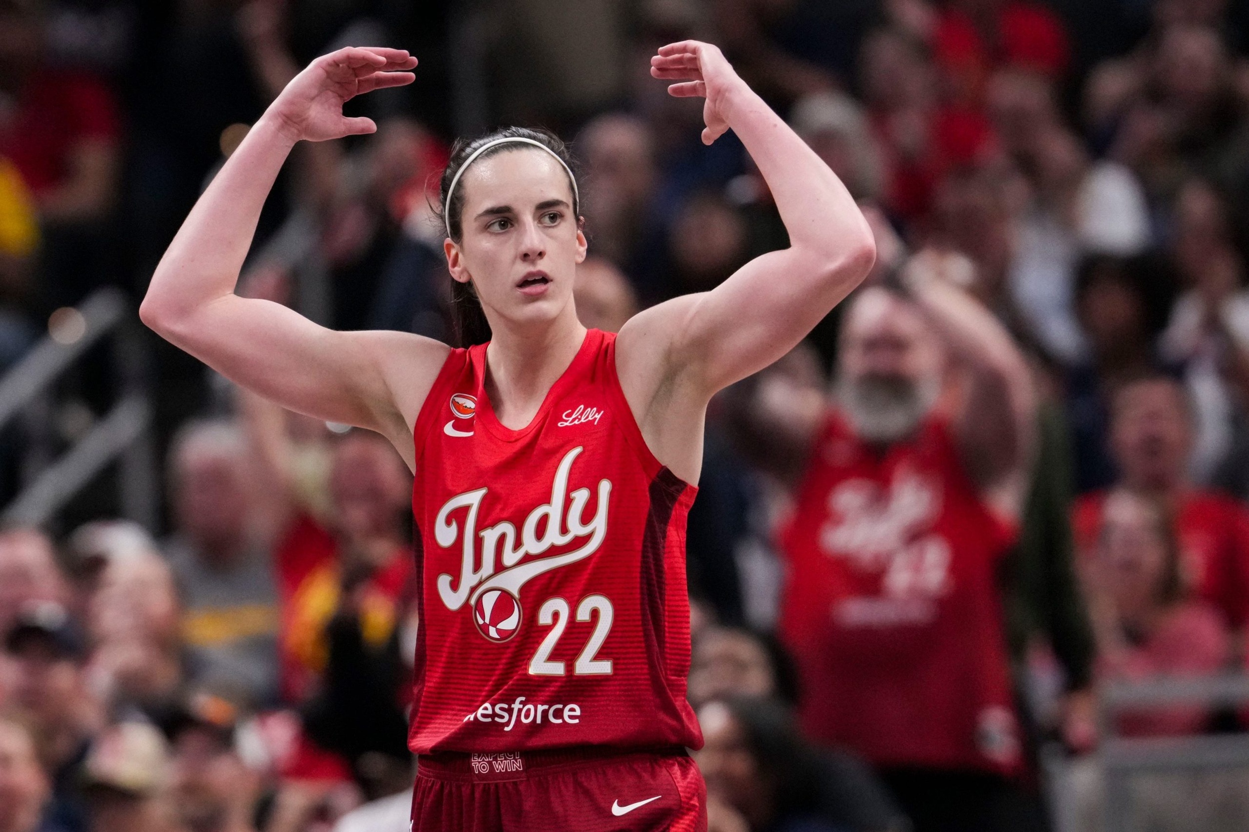 Fever coach Stephanie White facing accusation over Caitlin Clark decision