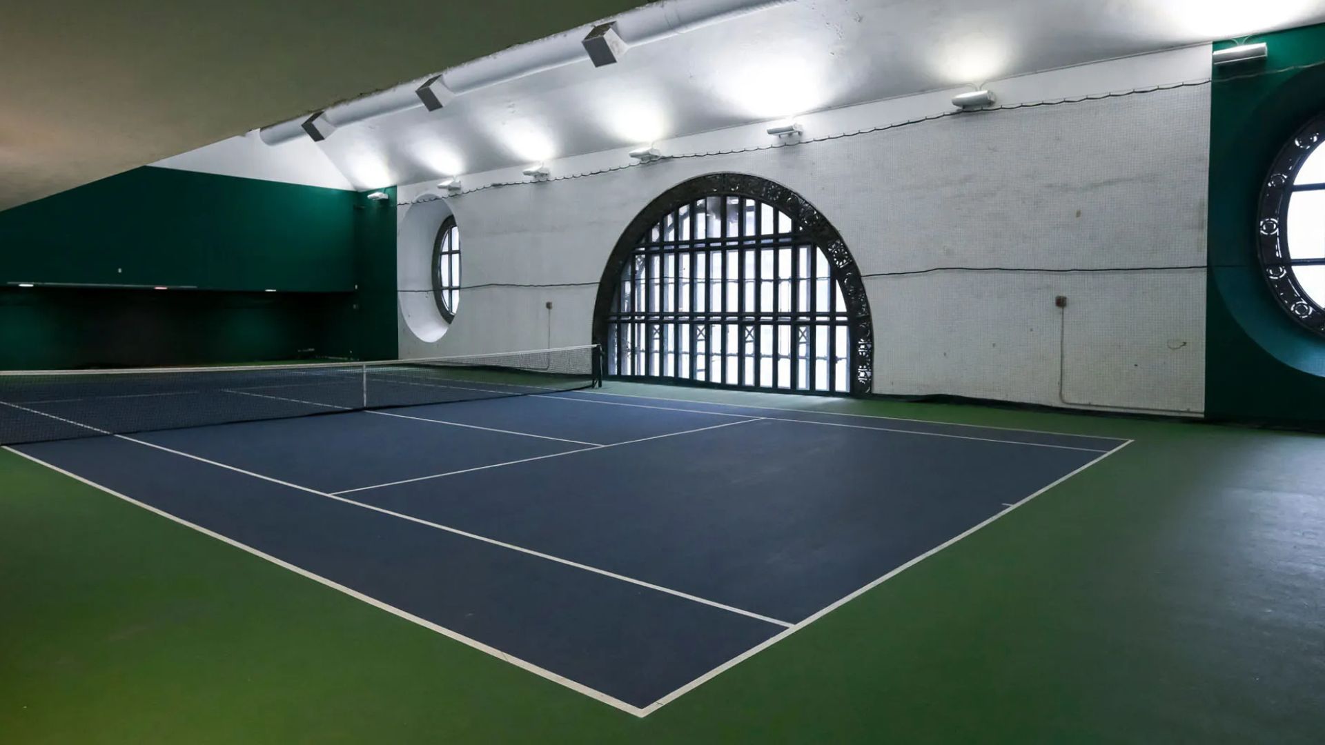19 secret rooms hidden inside world-famous landmarks