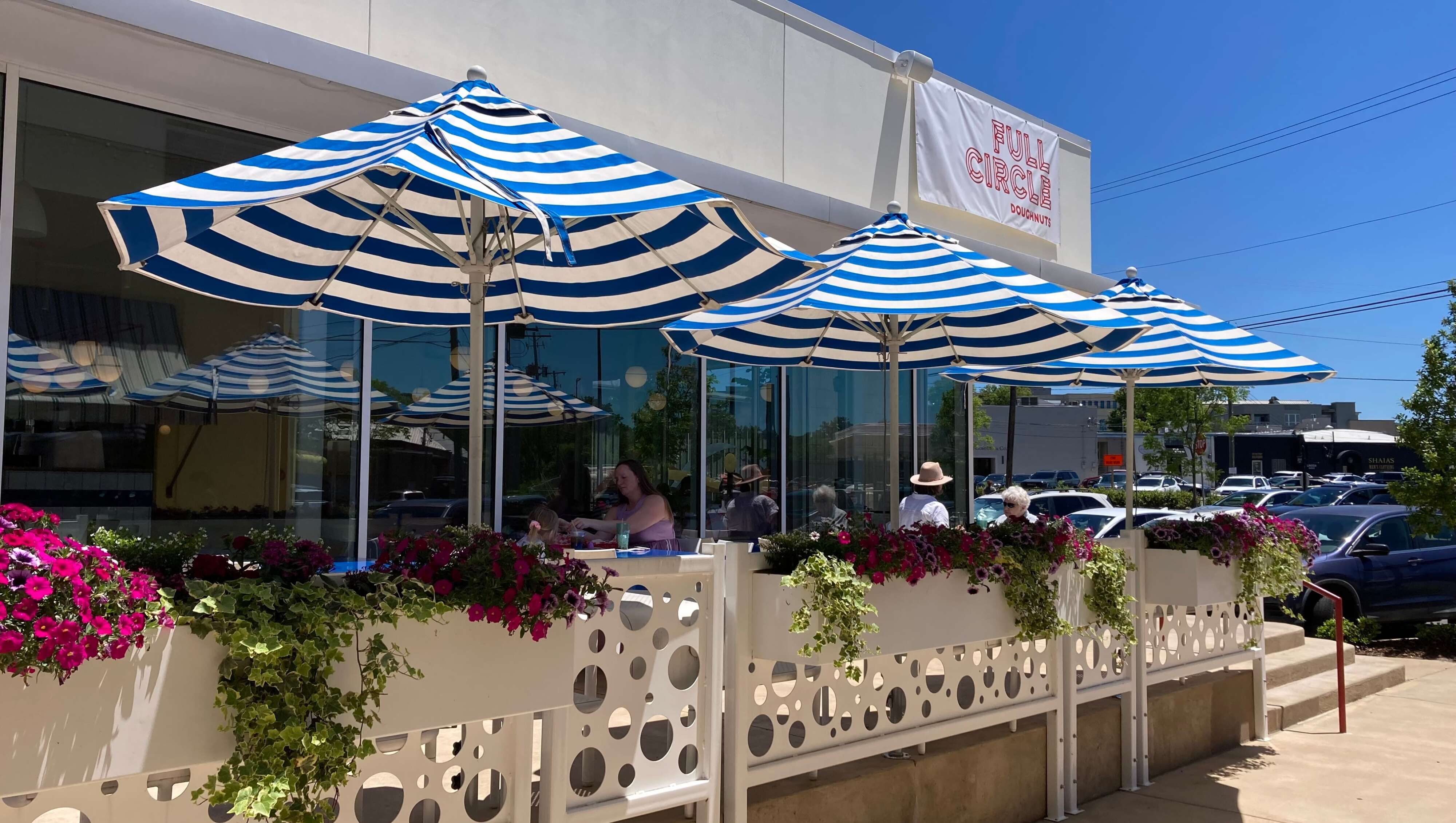 Excited fans celebrate as beloved chef opens new doughnut shop at ...