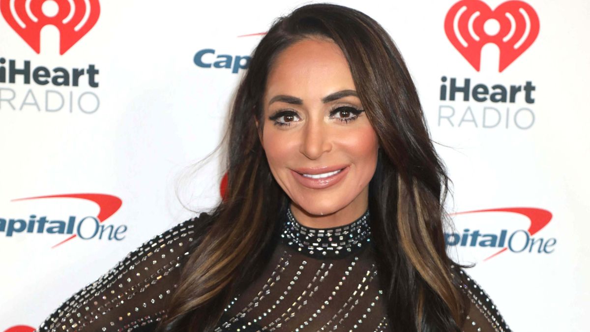 Jersey Shore star reveals shock baby news on TV