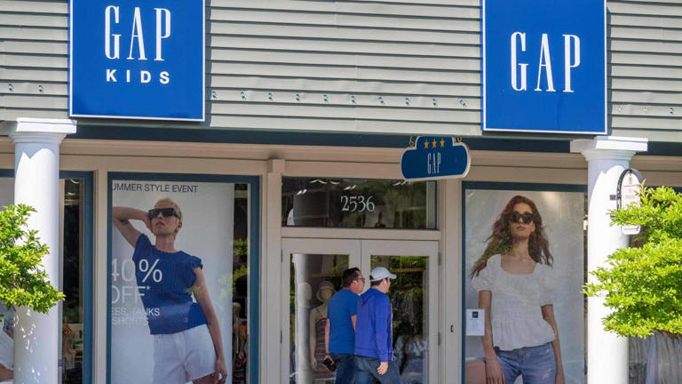 Mall retail giant Gap closes final store in Oakland after 26 years
