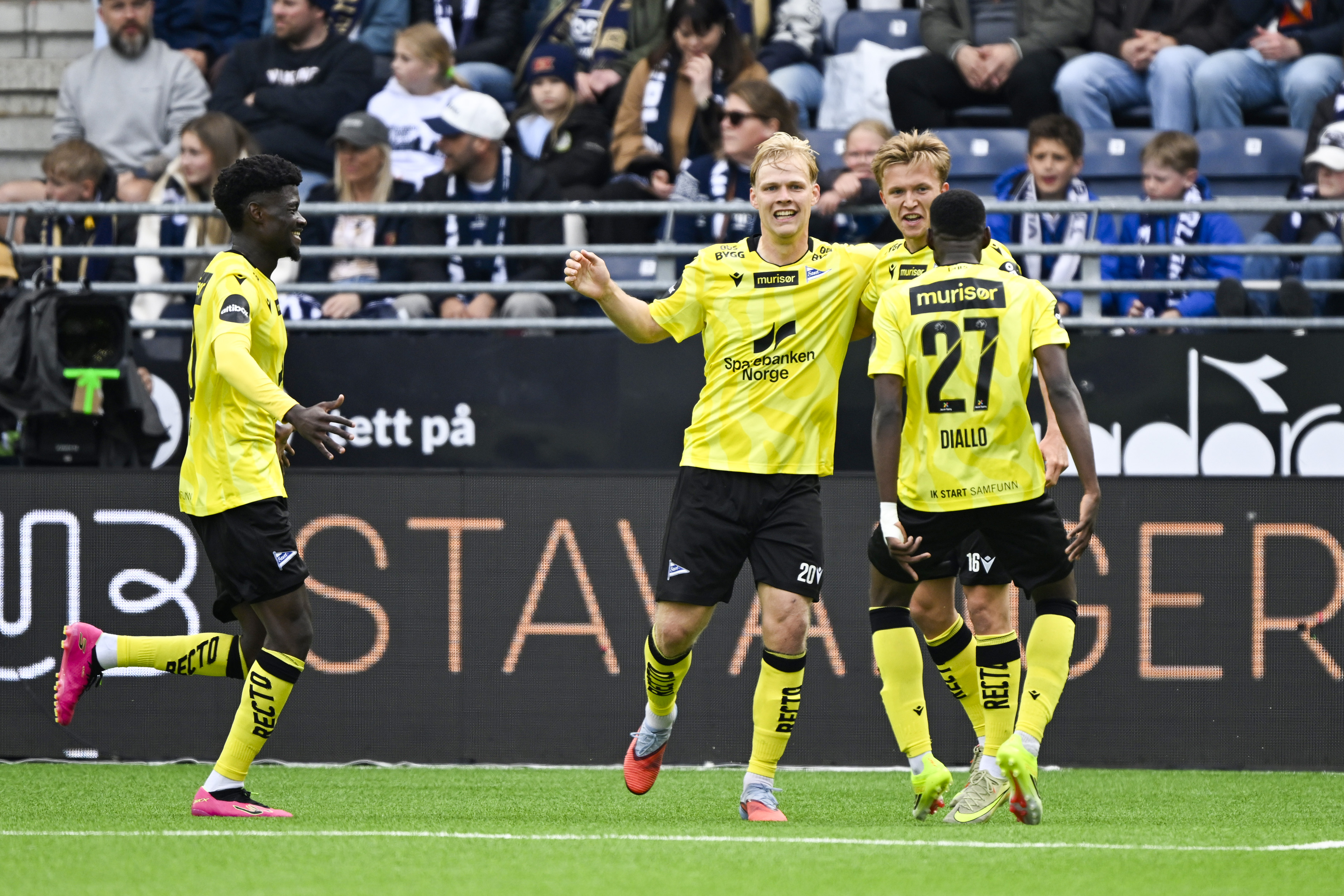 Festfotball da Viking tok sin åttende strake – Start med sjokkstart