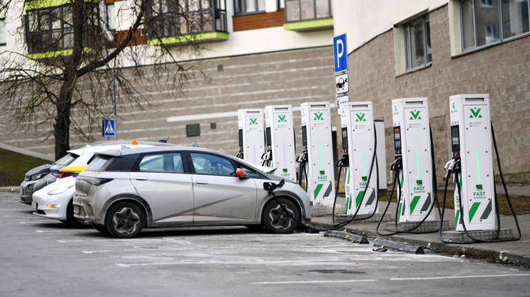 Here's what every EV charger type actually means
