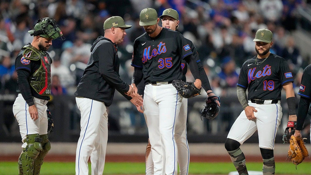Mets Pitcher Clay Holmes Suffers Broken Leg After Getting Hit With 111
