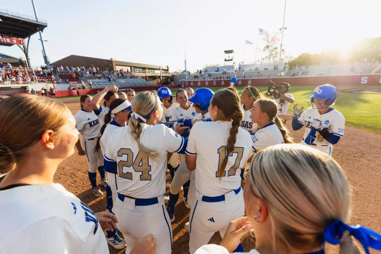 Kansas softball vs Oklahoma final score: KU loses NCAA regional game