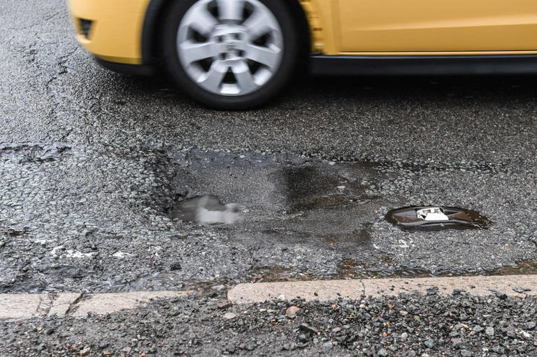 £2.5m to be spent repairing potholes on Leicestershire roads