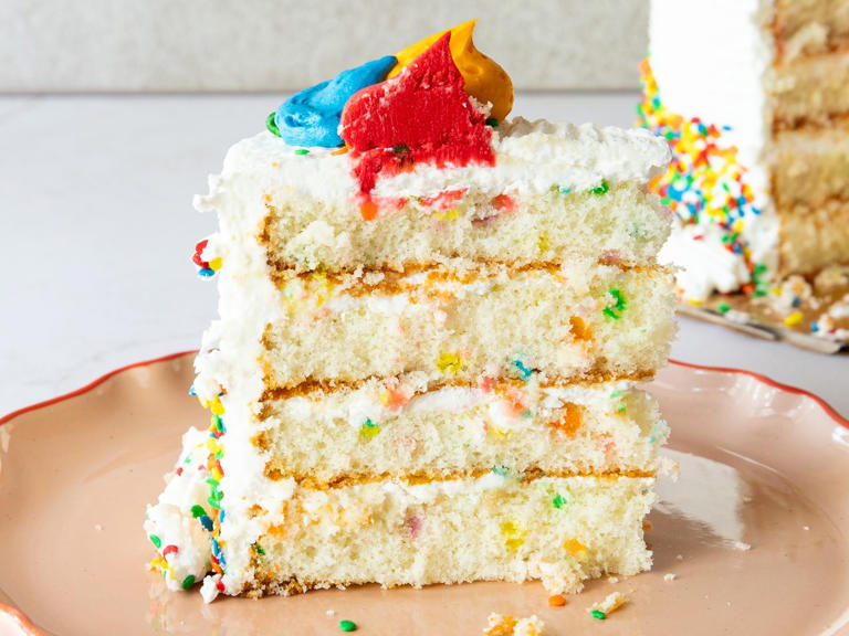 We asked 3 chefs to name the best grocery store cake—and this was the ...