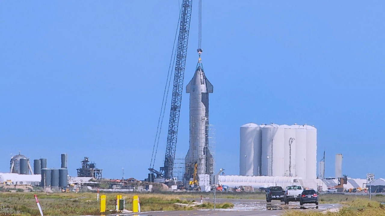 SpaceX targets May 19 for the first Starship V3 launch — a 408-foot ...