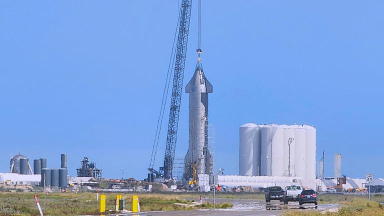 SpaceX targets May 19 for the first Starship V3 launch — a 408-foot ...