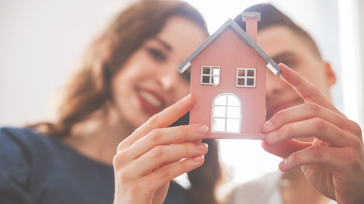 The 4 critical steps homeowners should take before passing a house to ...