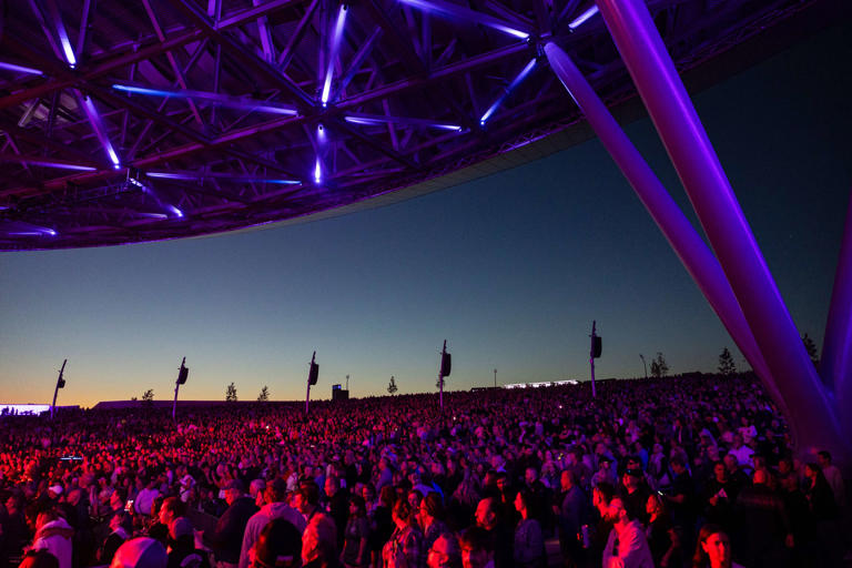 Acrisure Amphitheater is open for business: Lionel Richie wows Grand ...