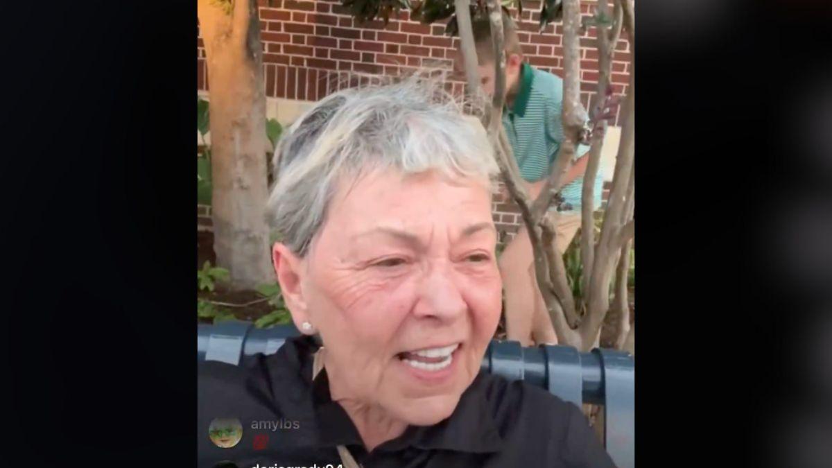 Roseanne Barr reveals she was kicked out of Mar-a-Lago and ...