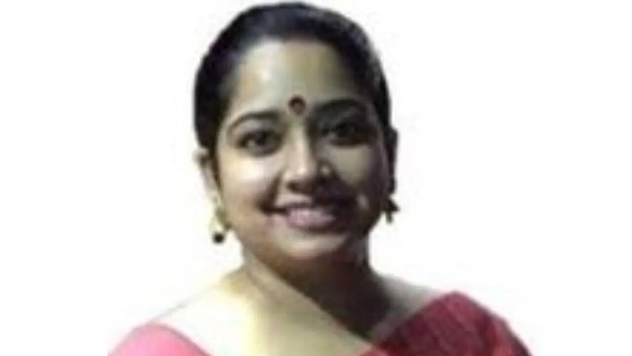 Who is Priyadarshini Mallick? TMC leader Jyotipriya's daughter removed ...