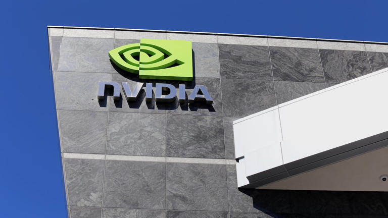 Buy Nvidia under $250 on Trump’s China visit and Warsh’s dovish AI signals