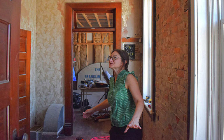Setting the stage: Franklin couple's coffee shop helps brew love of arts