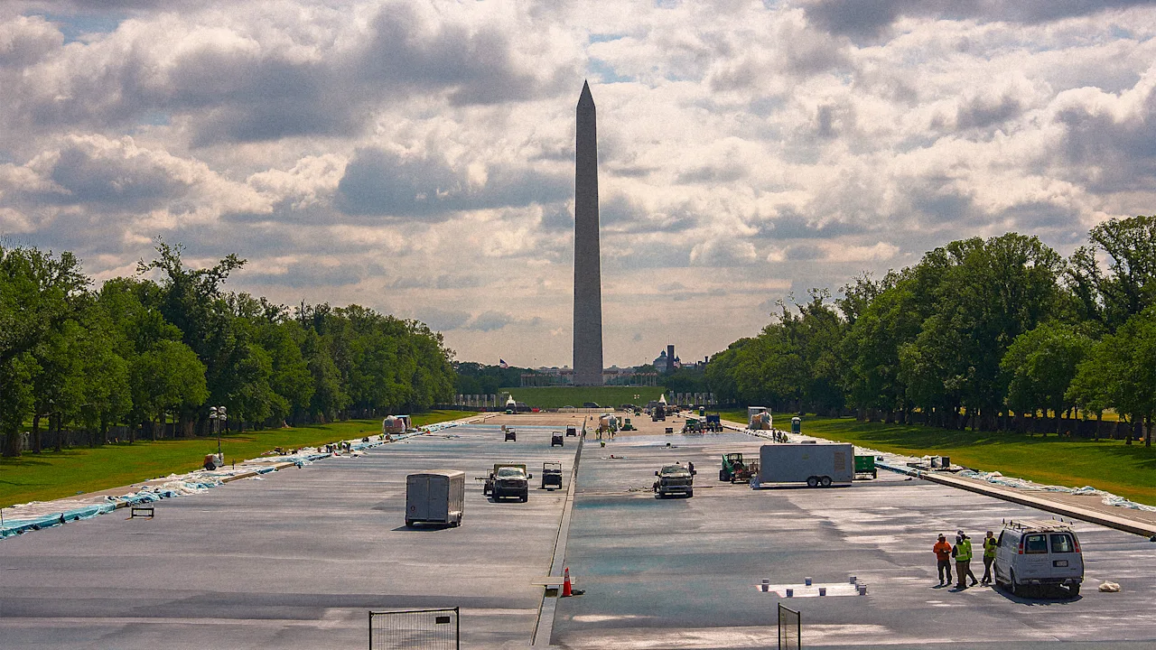 A lawsuit seeks to stop Trump from painting the Lincoln Memorial ...