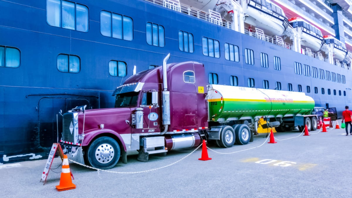 How much fuel does a cruise ship hold? (And what it costs to refuel)