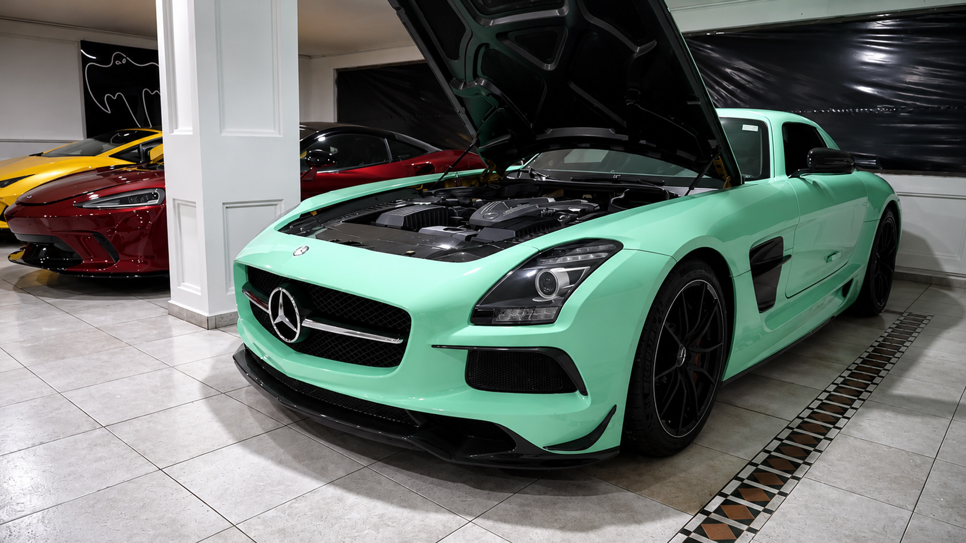 Se encuentra en un garaje privado un raro SLS AMG azul Tiffany