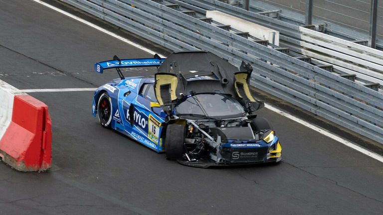 Heftige Unfälle beim 24h Nürburgring: Welche Favoriten fielen aus?
