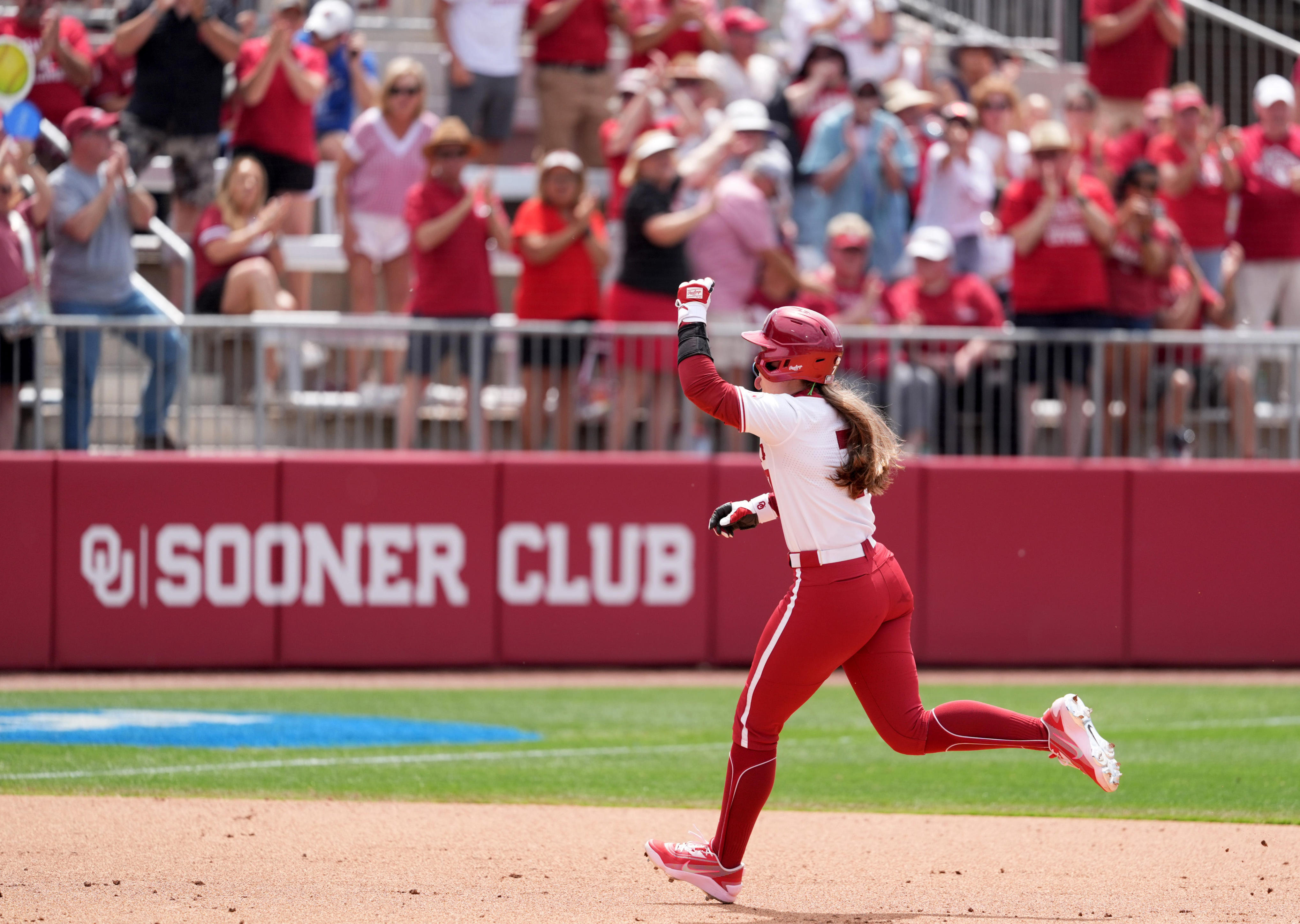 Oklahoma punches ticket to super regionals