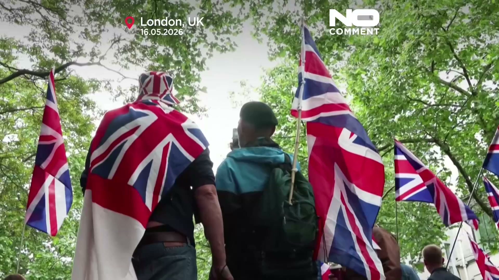 London on edge as Tommy Robinson backers and pro-Palestinian marchers rally