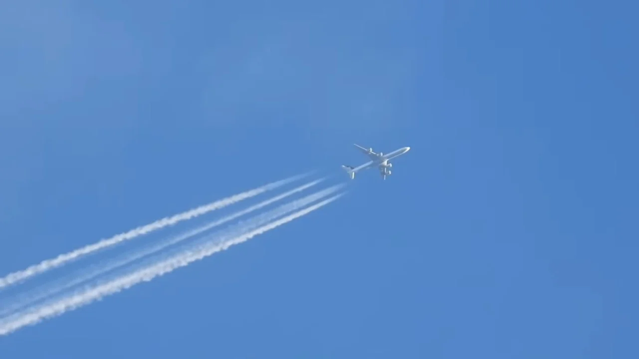 Pilot explains why planes can't fly higher than 40,000ft despite ...