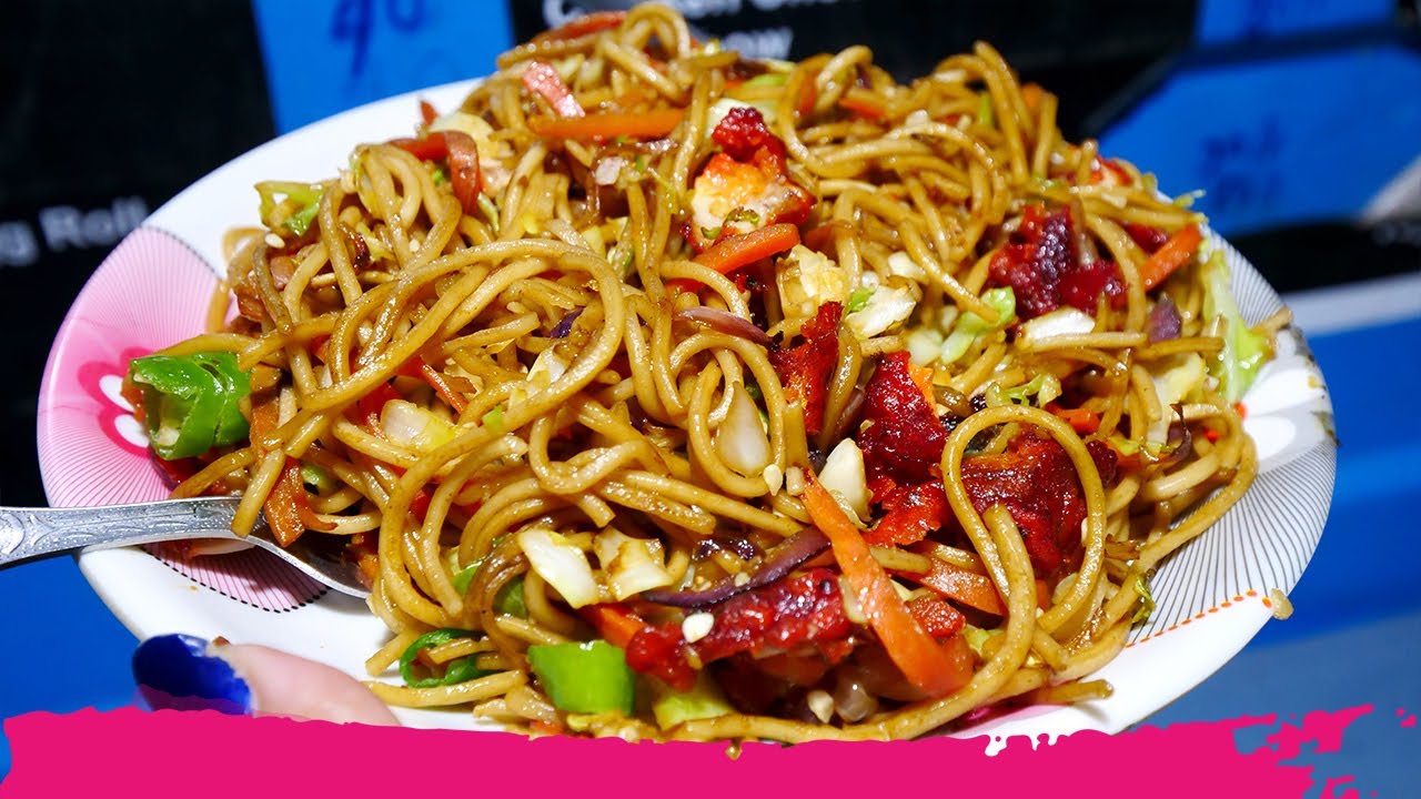 Mouthwatering momos at Nehru Park