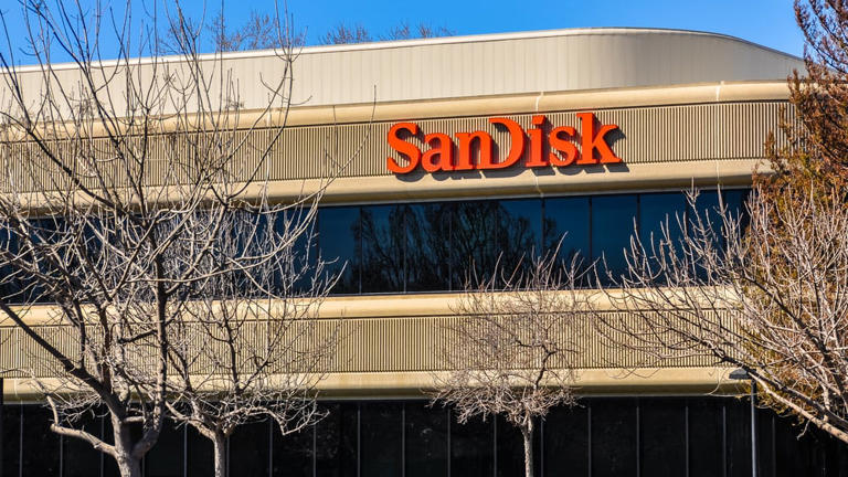 Sandisk stock ripe for a reversal? Here are three reasons why