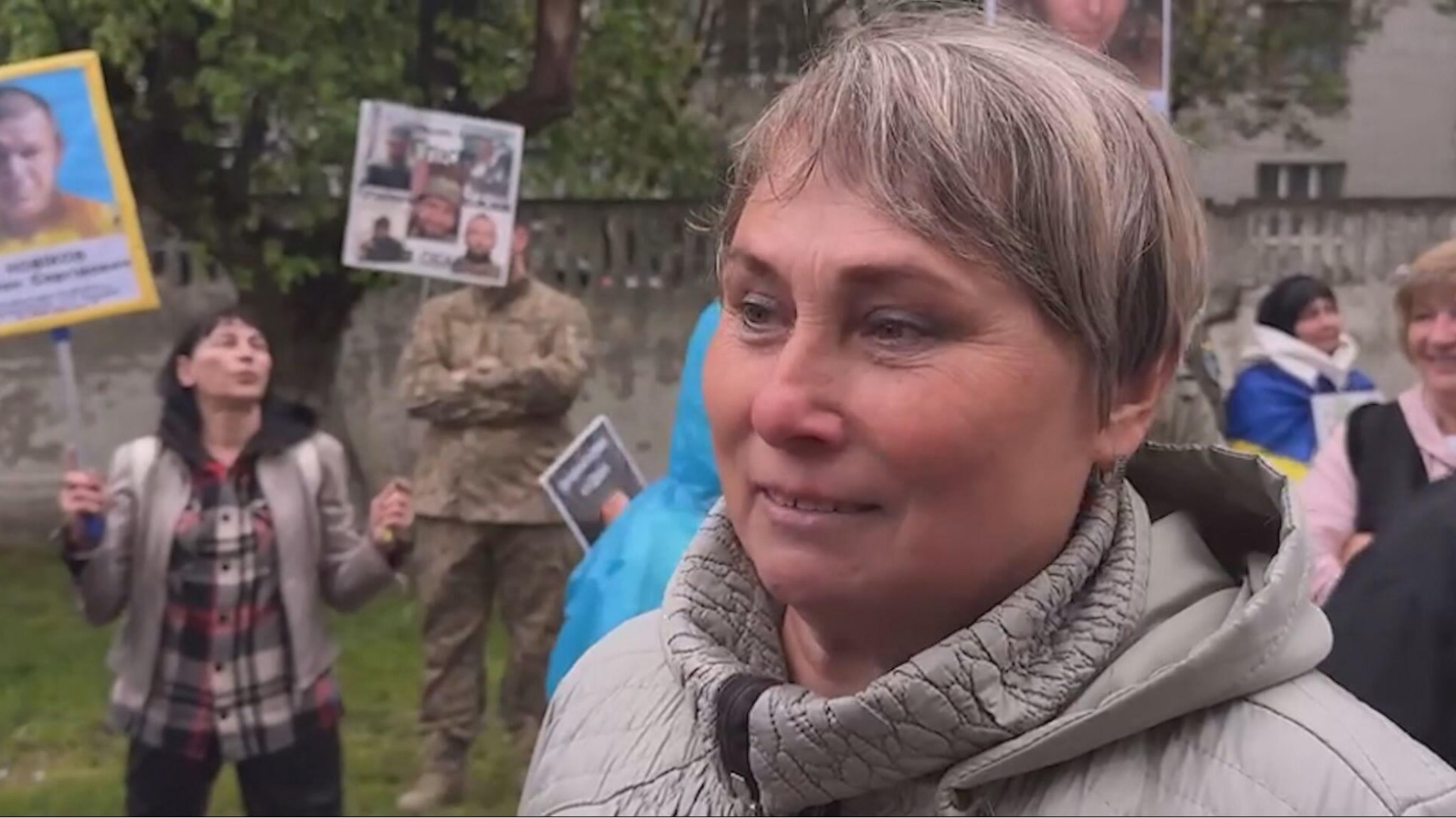 L'attesa di Lyuba per il figlio Sasha catturato a Mariupol nel 2022