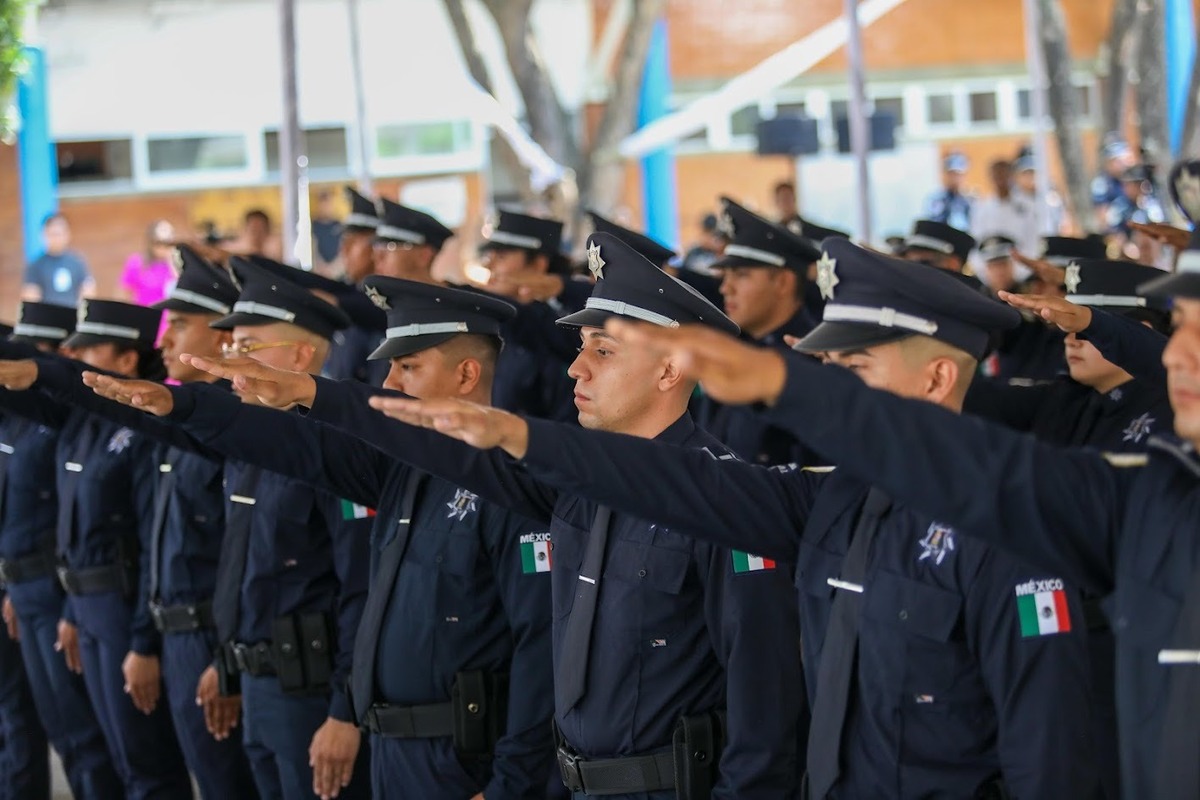 ¿Más policías en León?, gradúan a nueva generación de cadetes