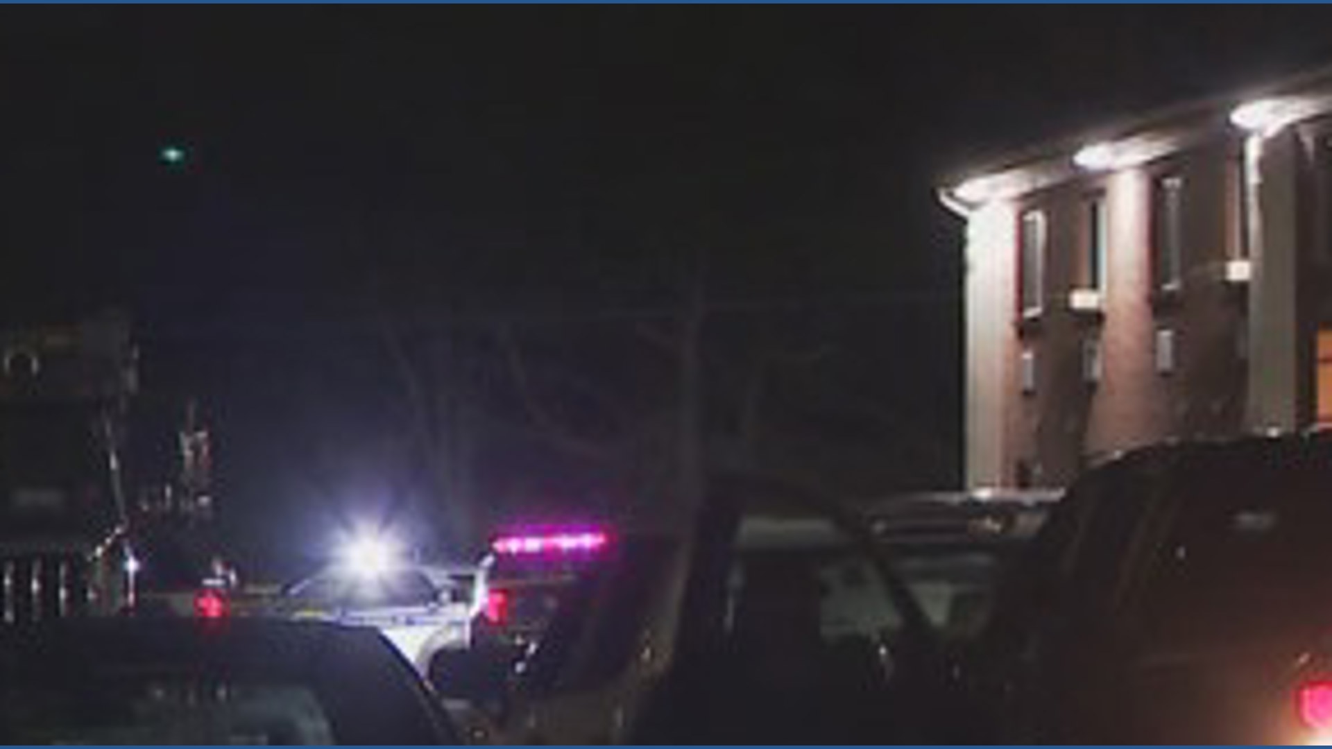 Town of Tonawanda police: Amtrak train strikes, kills man late ...