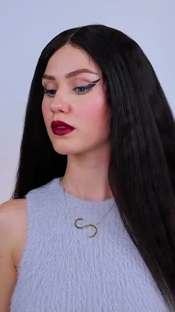 From sleek straight hair to bold braided pigtails