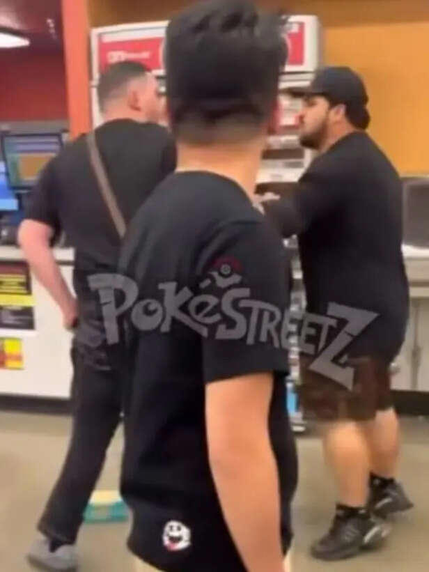 'I don't fight!' but used pepper spray? Pokemon TCG vending machine ...
