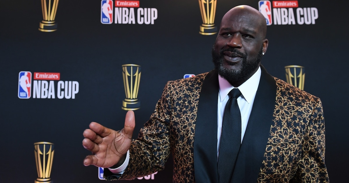 Shaquille O’Neal receives Masters Degree from LSU