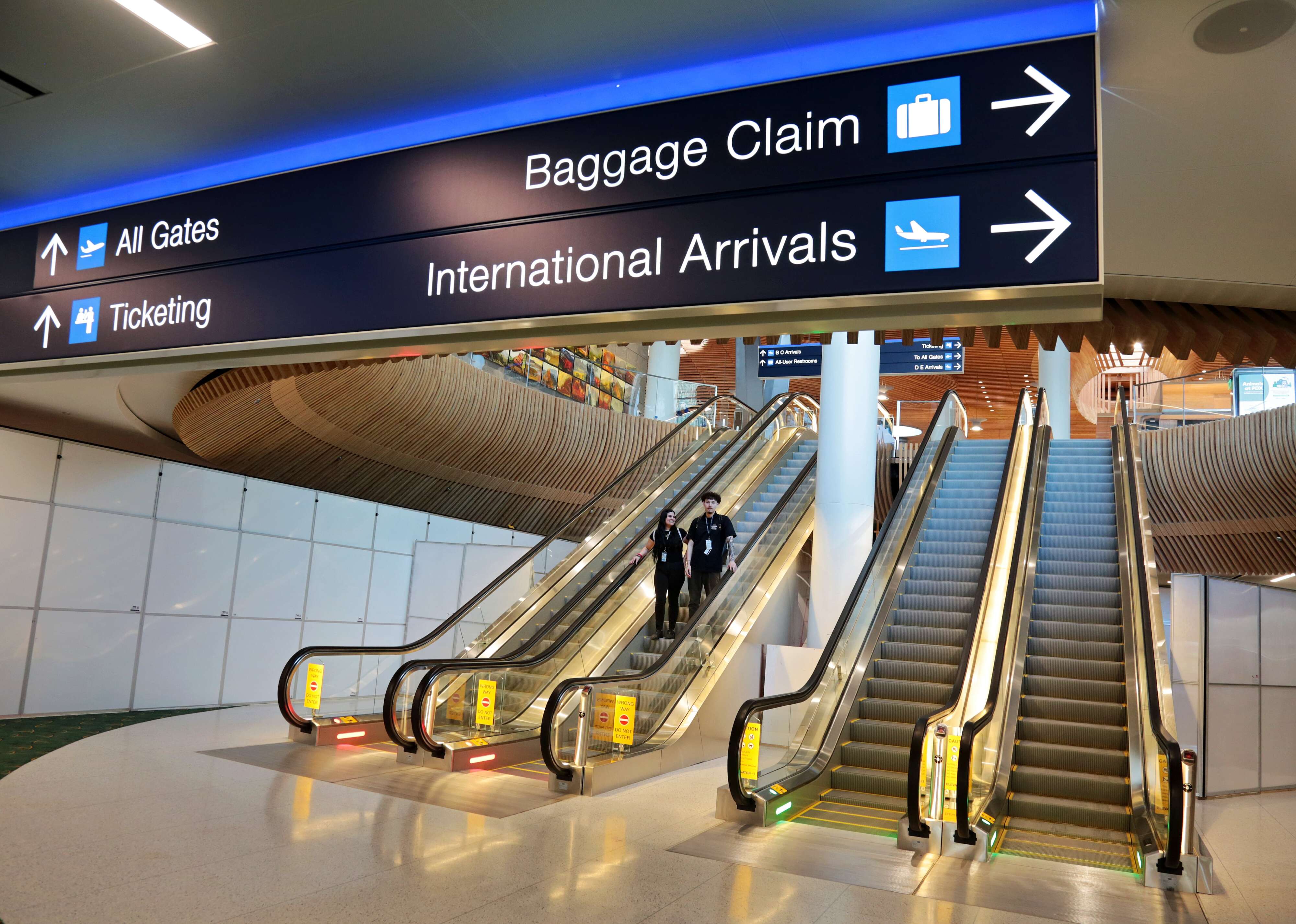 Pdx Opens Shiny New Baggage Claim Escalators As Major Renovation Continues