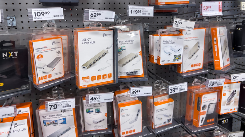 USB hub vs. docking station: What's the difference?