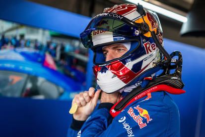Team Max Verstappen terug aan de leiding op Nürburgring na stints in regen