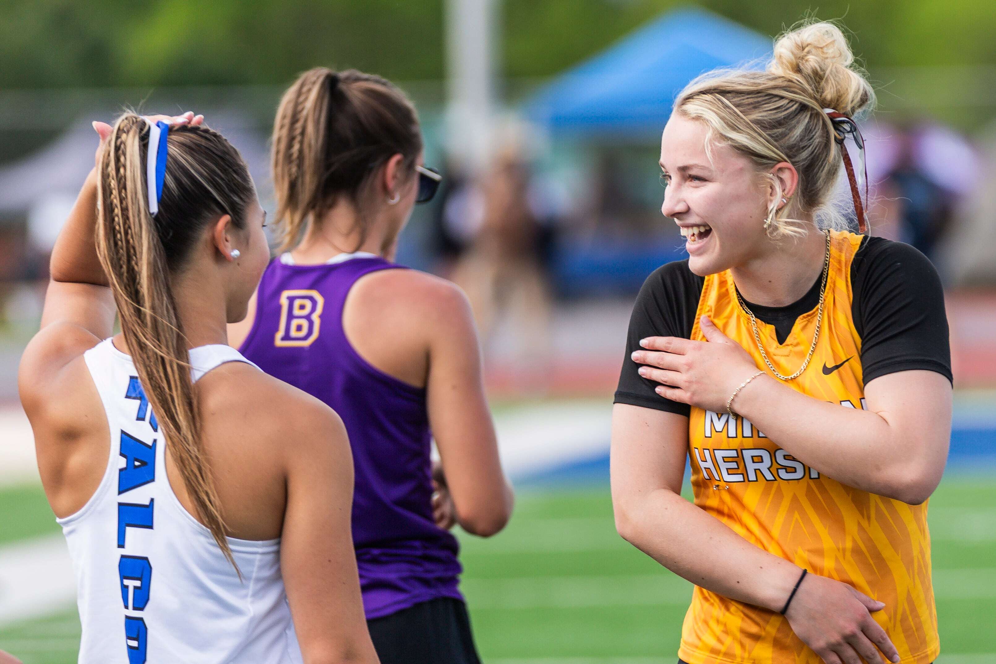Carlisle’s Ana Bondy notches 10th District 3 medal with 1600 meter gold