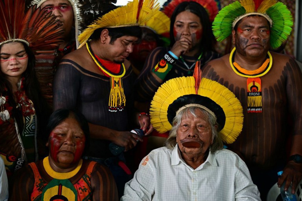 Le cacique brésilien Raoni en soins intensifs