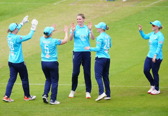New Zealand level England series as rain affects six-wicket win in Cardiff