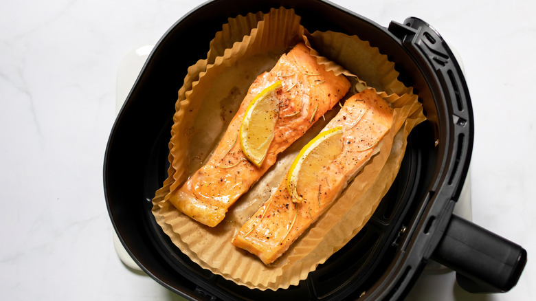 14 mistakes everyone makes cooking salmon in the air fryer