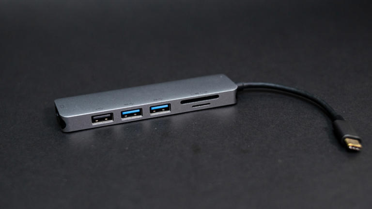 USB hub vs. docking station: What's the difference?