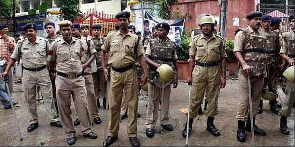 Four held for running honey-trap racket using dating apps, fake police ...