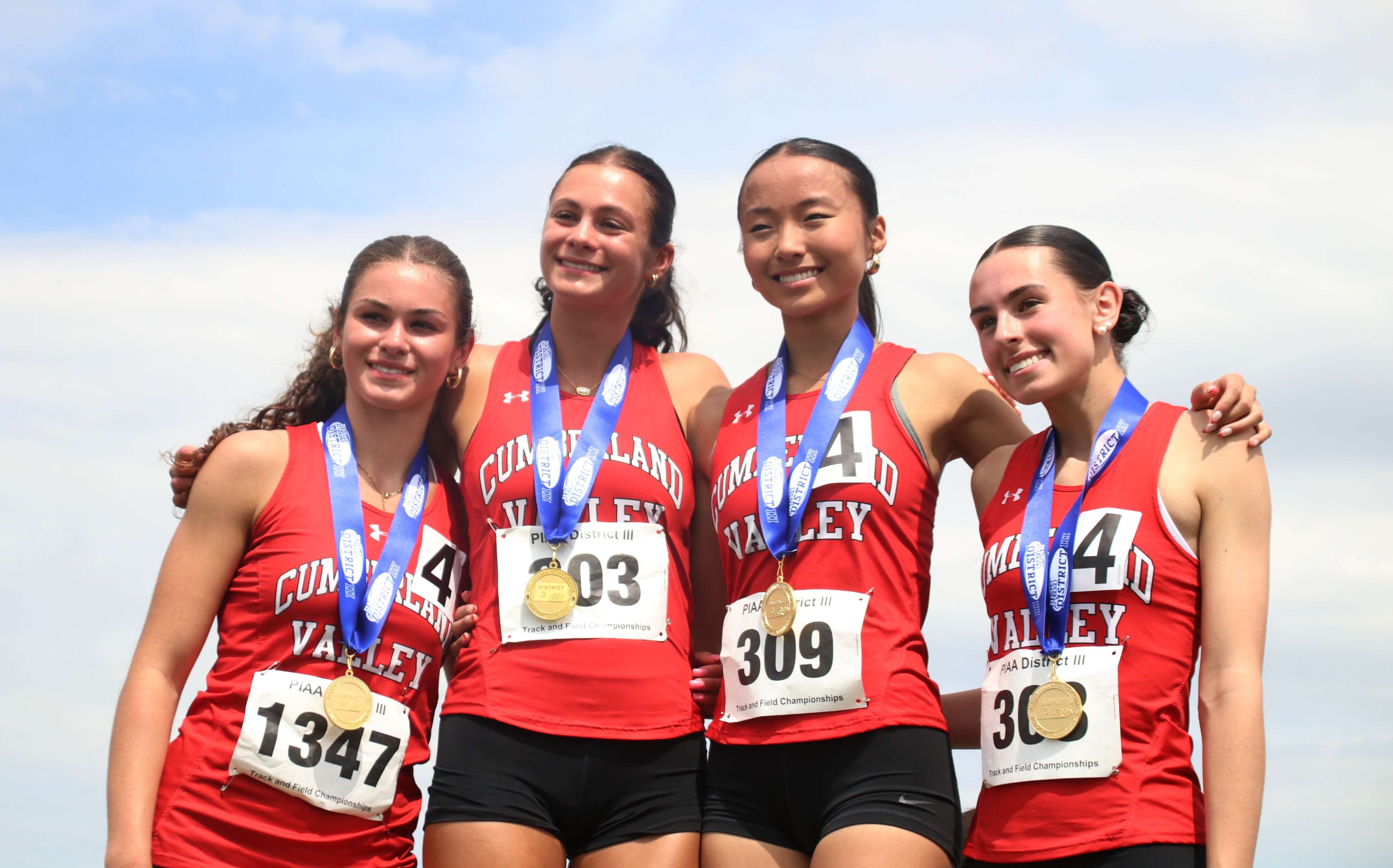 Carlisle’s Ana Bondy notches 10th District 3 medal with 1600 meter gold